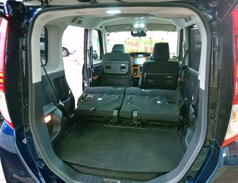 【ルーミー/タンク 車中泊】写真でわかるフルフラット・シートアレンジ・注意点まとめ | ナマケモノでもクルマ売る！